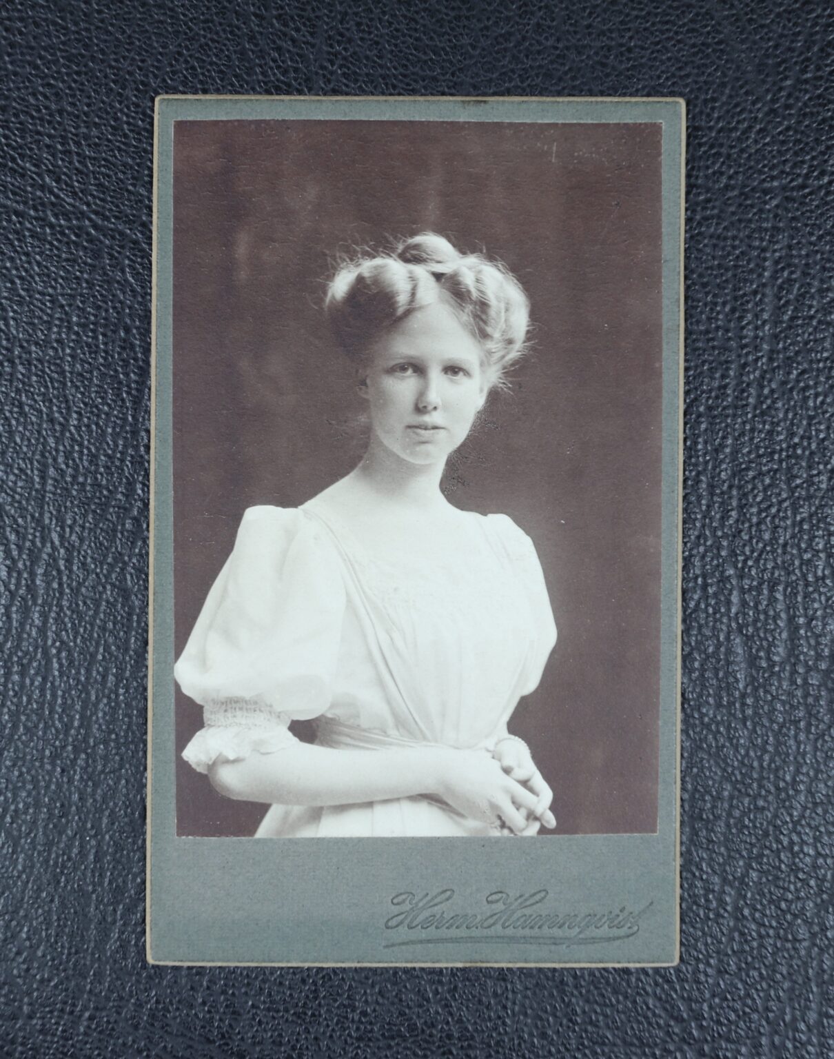 Ridderstad – Porträtt – Fotografi – 15365 – Minerva